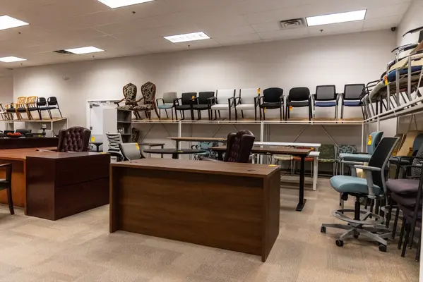 Used Table Furniture in Dubai, Buy & Sell Table Furniture